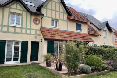 Jolie Maison Avec Jardin Proche Plage - Houlgate