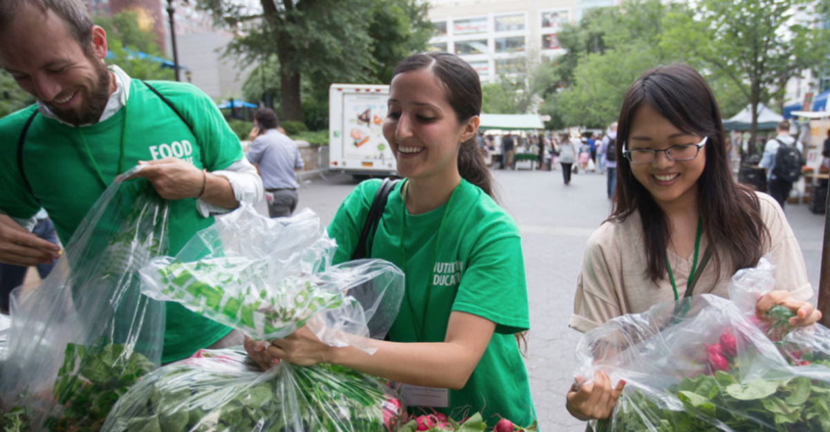 5 Ways To Give Back This Thanksgiving