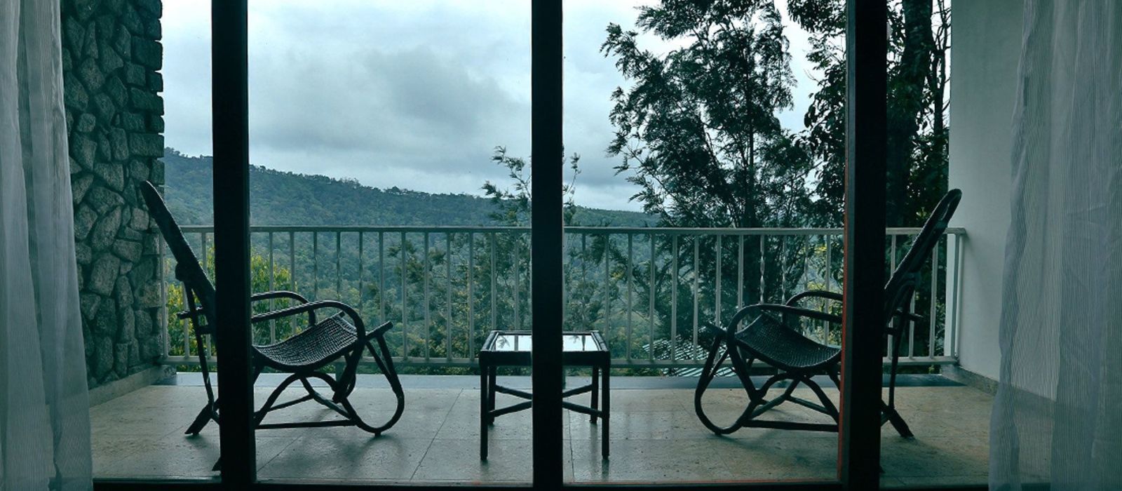 Spice Tree Munnar Hotel in South India | ENCHANTING TRAVELS