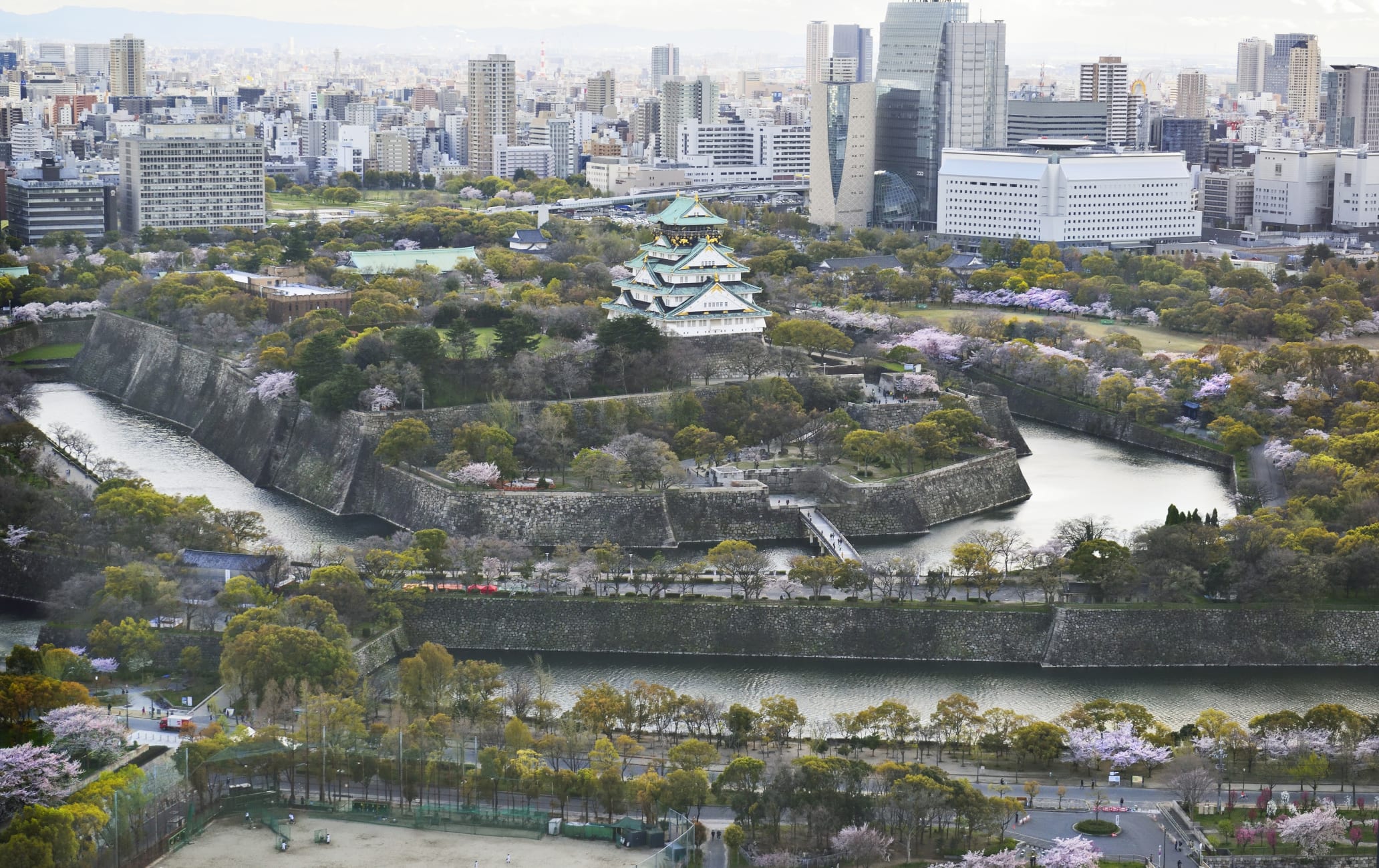 Osaka Castle | Osaka Attractions | Travel Japan | JNTO