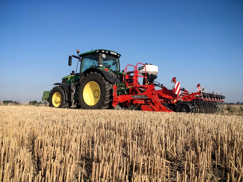Kverneland DTX subsoiler & a-drill one pass establishment system