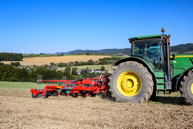 Kverneland Enduro is een stoppelcultivator die zowel oppervlakkig als ...