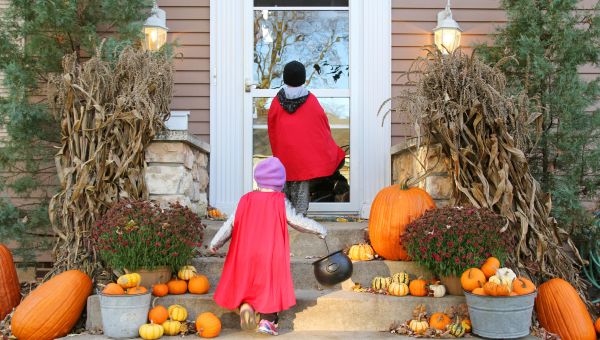 Tips for a Fun and Safe Halloween | first-aid-safety - Sharecare